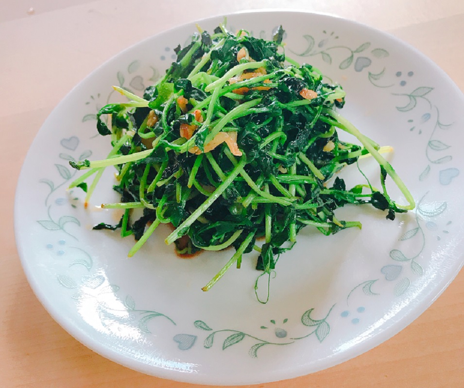 Stir Fried Pea Shoots (Chow Dau Miu) – My Neighbour's Garden